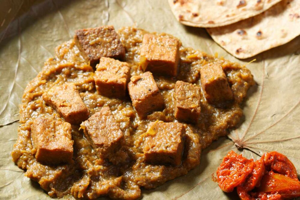 Bengali Veg Cuisine Guide: Savories, Sweets, Street Foods & Hidden Gems