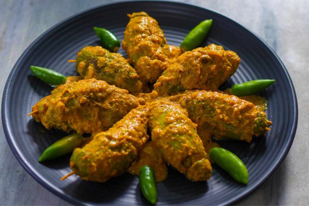 Bengali Veg Cuisine Guide: Savories, Sweets, Street Foods & Hidden Gems