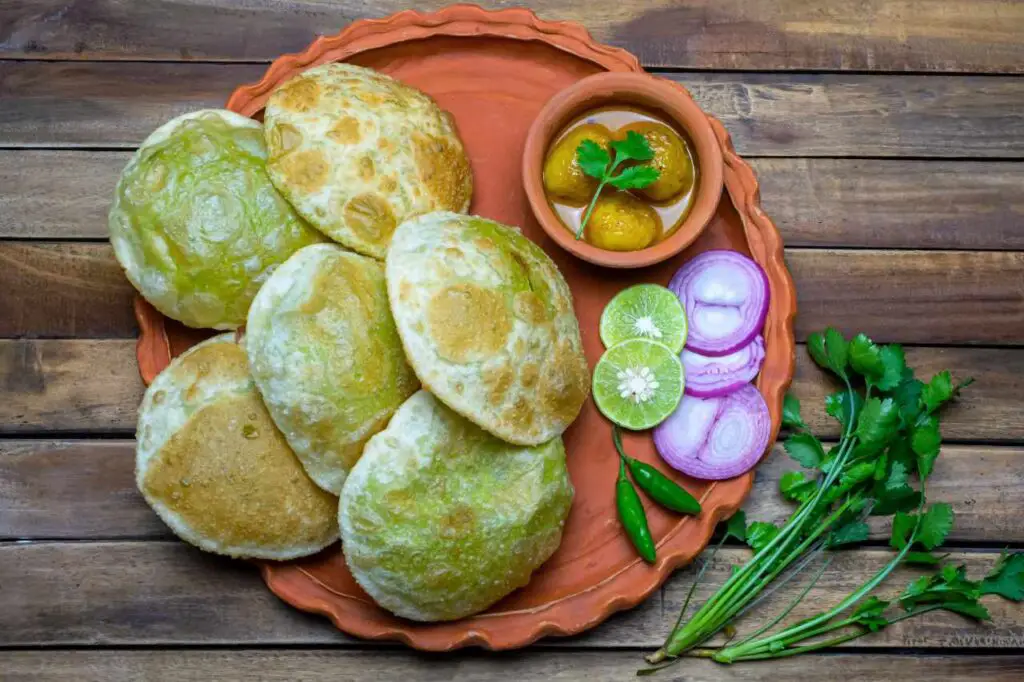 Bengali Veg Cuisine Guide: Savories, Sweets, Street Foods & Hidden Gems