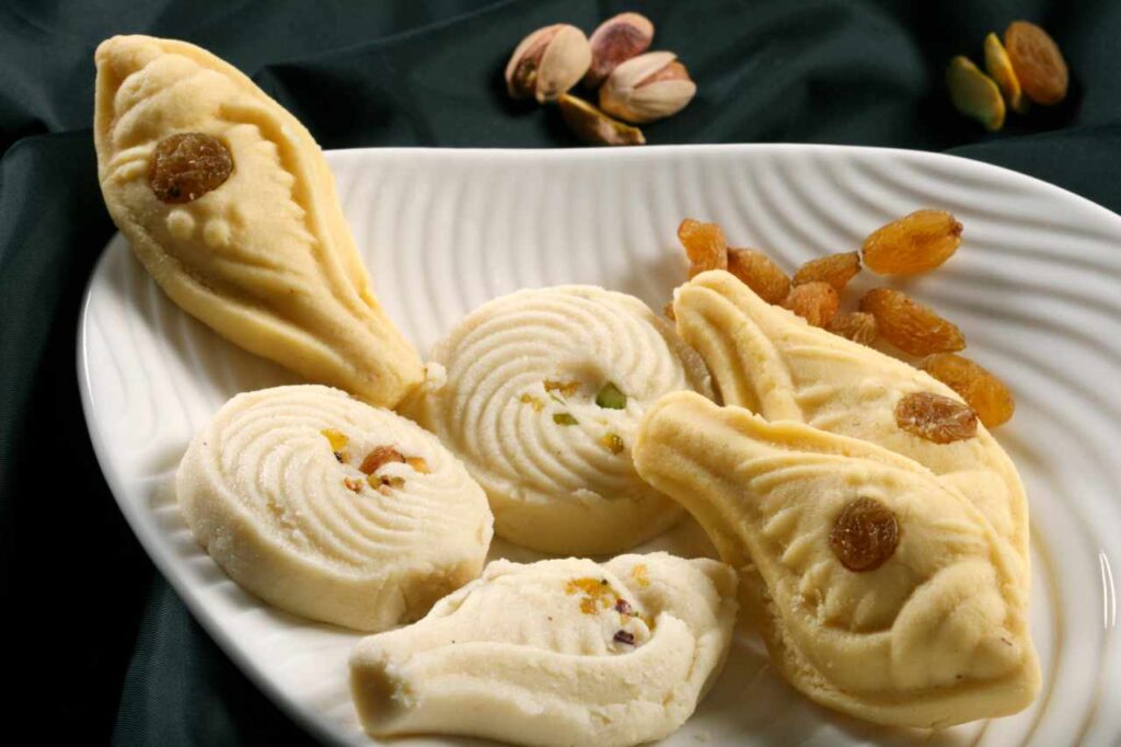 Bengali Veg Cuisine Guide: Savories, Sweets, Street Foods & Hidden Gems
