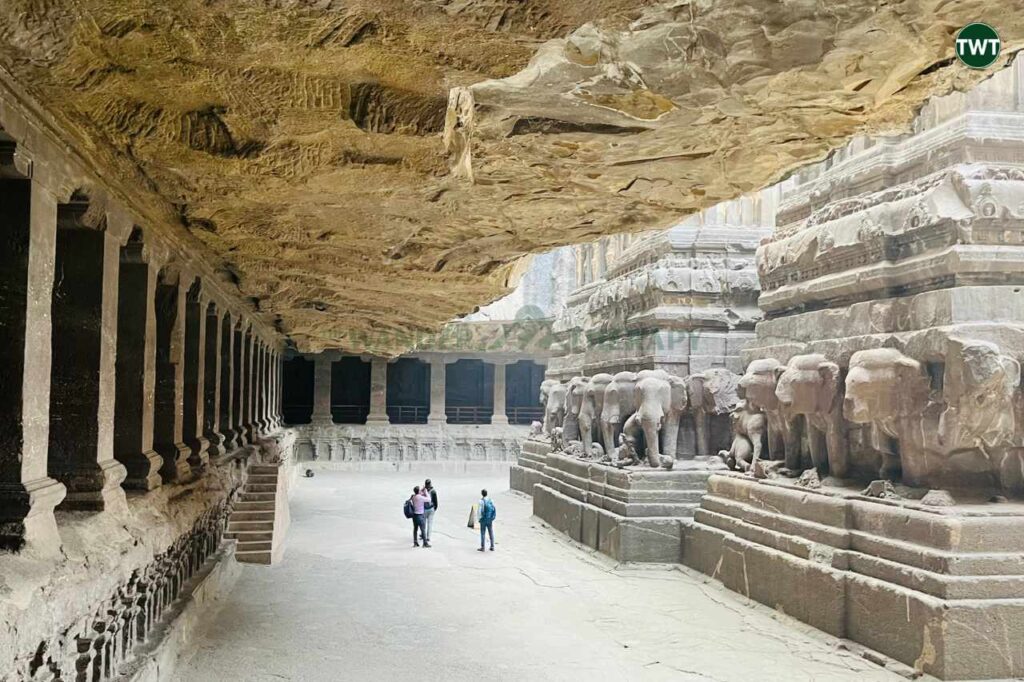 25 Breathtaking Places To Visit In Maharashtra